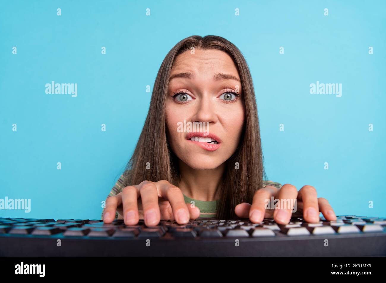 Closeup photo of young pretty amazed nervous girl typing chatting ...