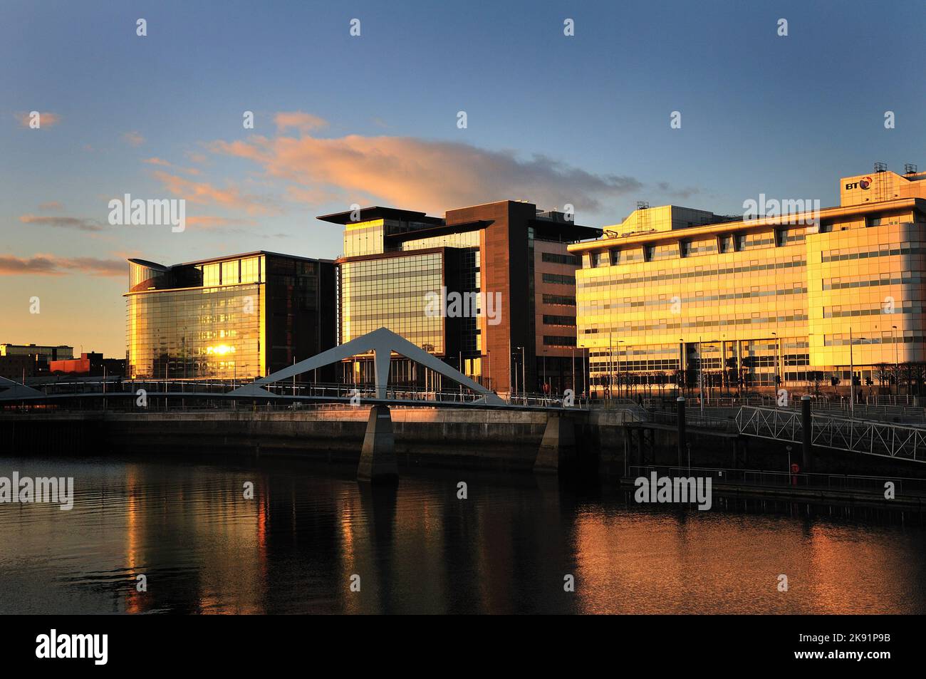 A scenic view of the beautiful architecture of the city of Glasgow ...