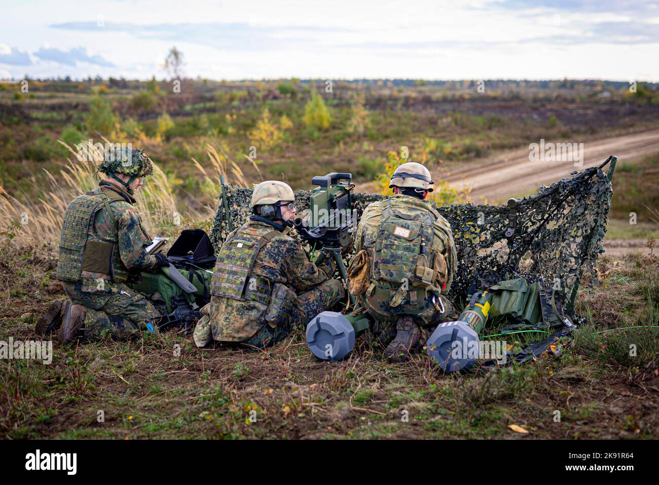 Anti tank system hi-res stock photography and images - Alamy