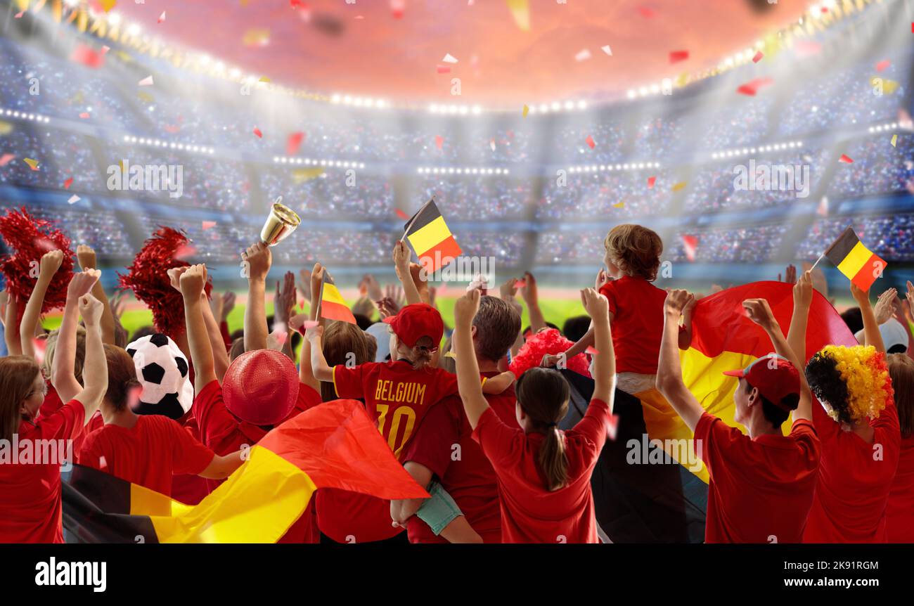 Cheering children with confetti hi-res stock photography and images - Alamy
