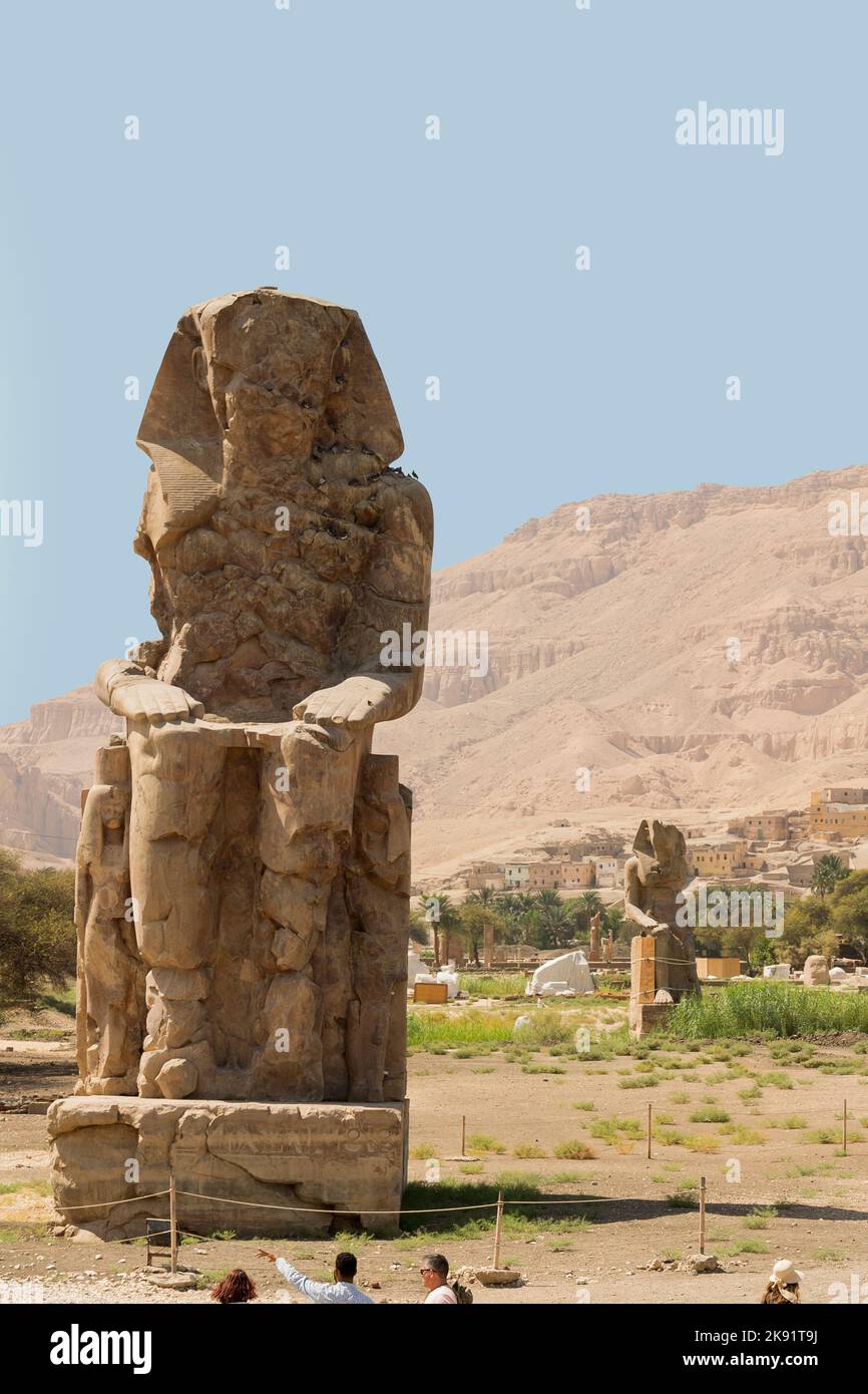 Colossi of memnon painting hi-res stock photography and images - Alamy
