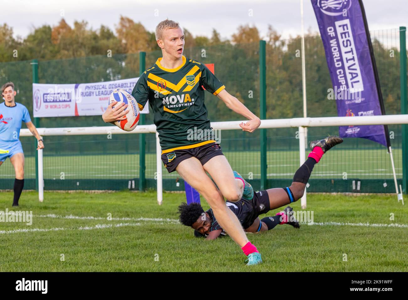 Warrington, Cheshire, UK. 25th Oct, 2022. Australia took on New Zealand ...