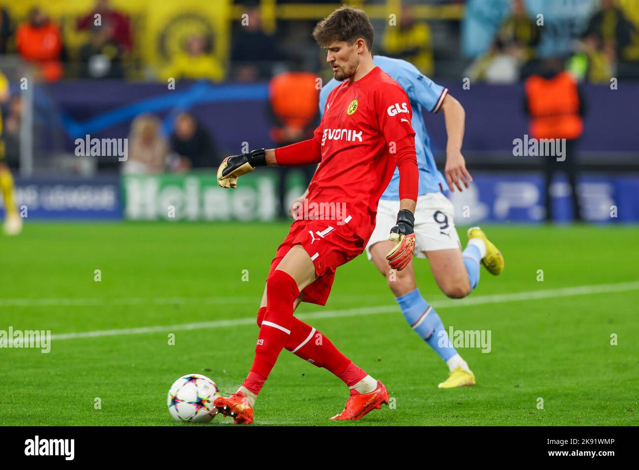 DORTMUND, GERMANY - OCTOBER 25: goalkeeper Gregor Kobel of Borussia ...