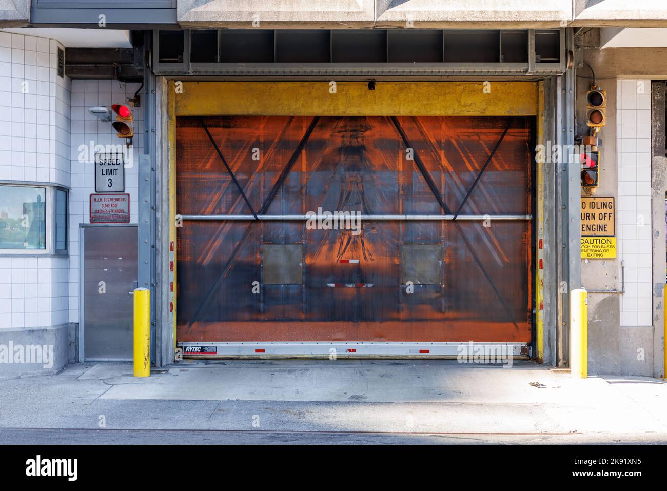 Old bus depot hi-res stock photography and images - Alamy