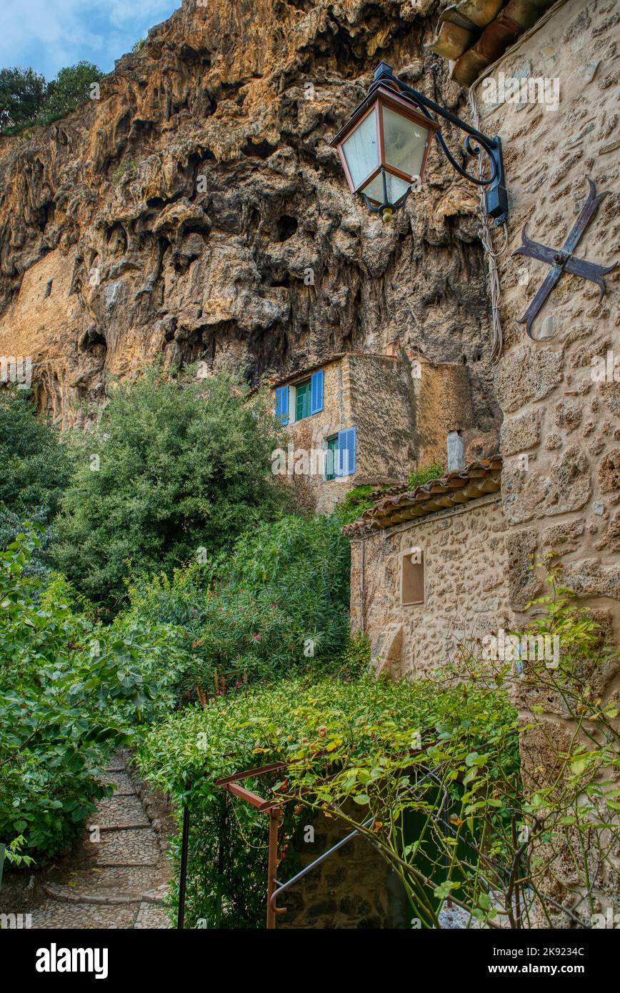 Travel destination, old village in hear of Provence Cotignac with ...