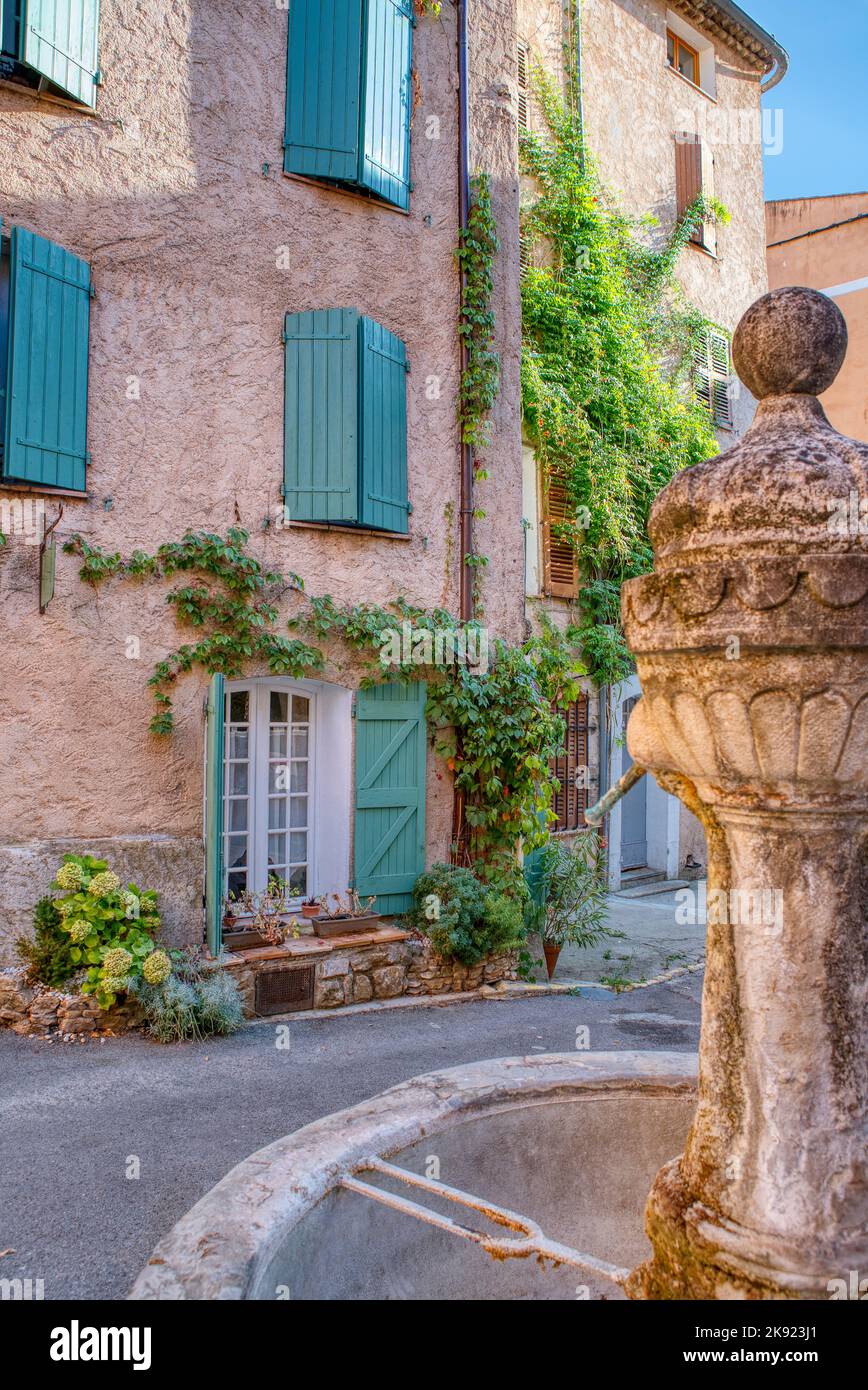 Travel destination, old village in hear of Provence Cotignac with ...