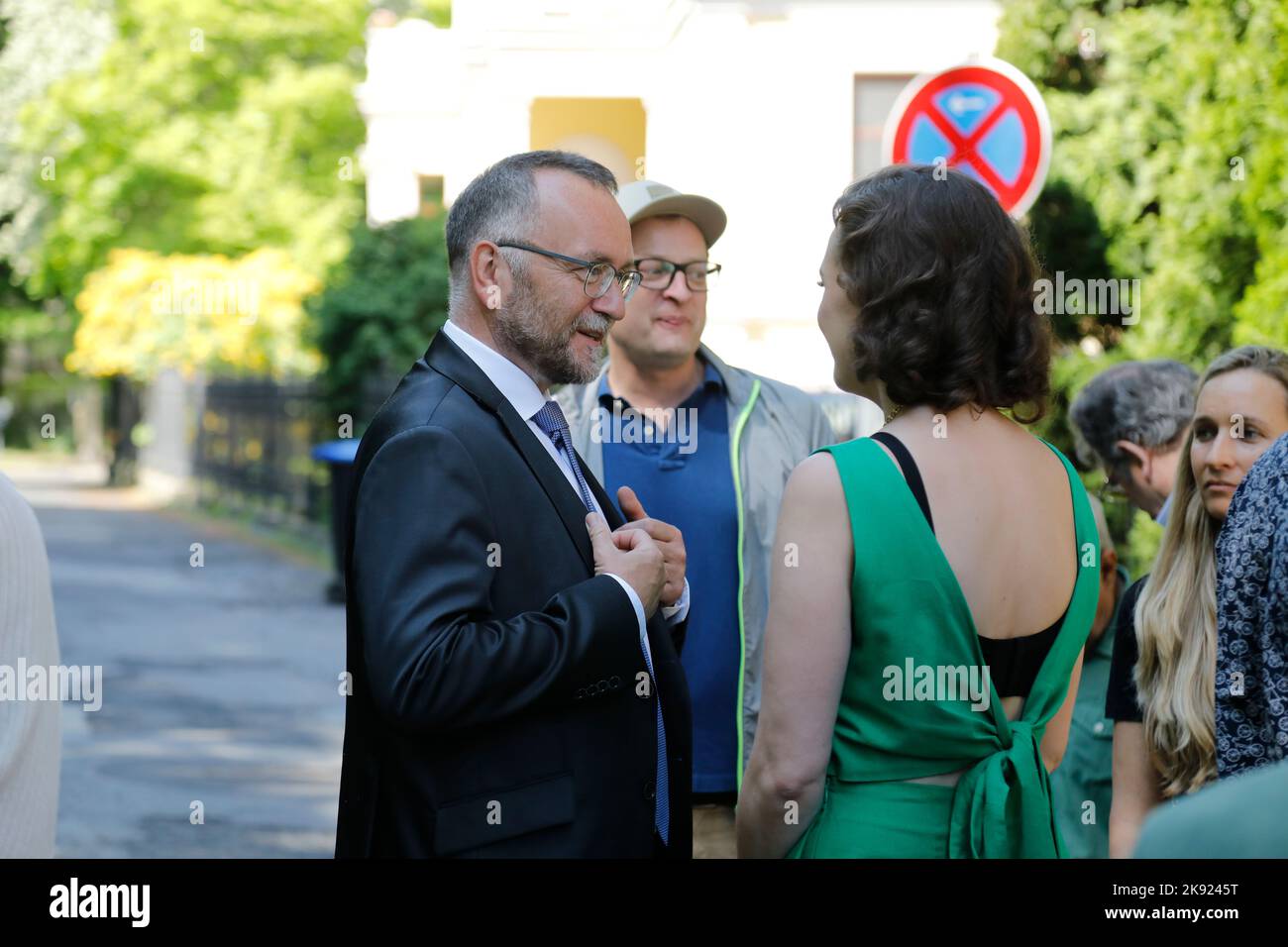 Verlegung der Stolpersteine für Fam. Herbst, 4 Stolpersteine ...