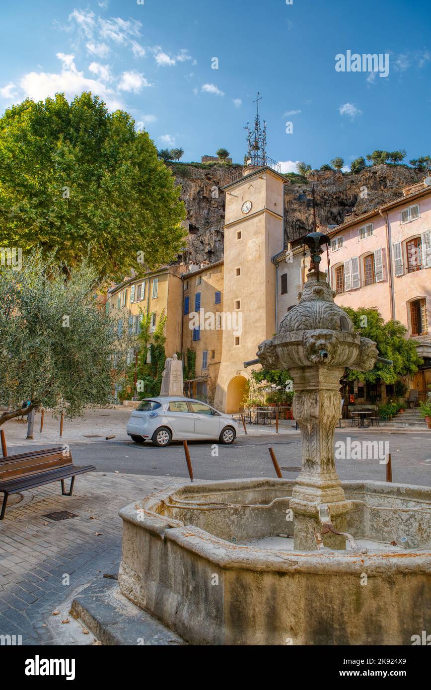 Travel destination, old village in hear of Provence Cotignac with ...