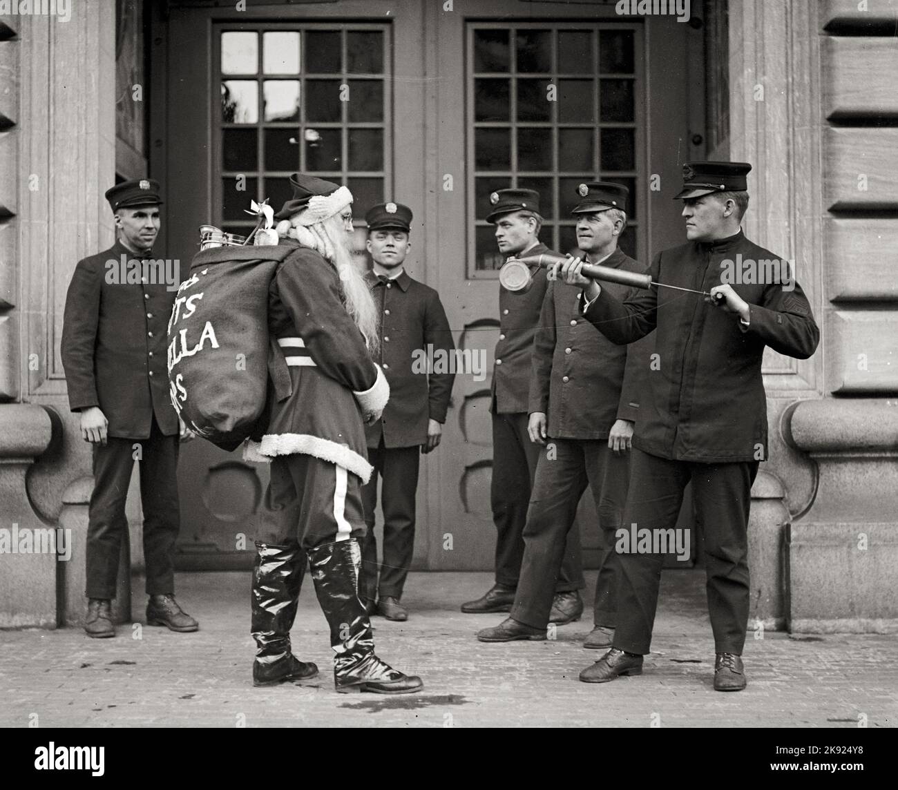 Santa Claus story, December 1921 - Santa and Police officers Stock ...
