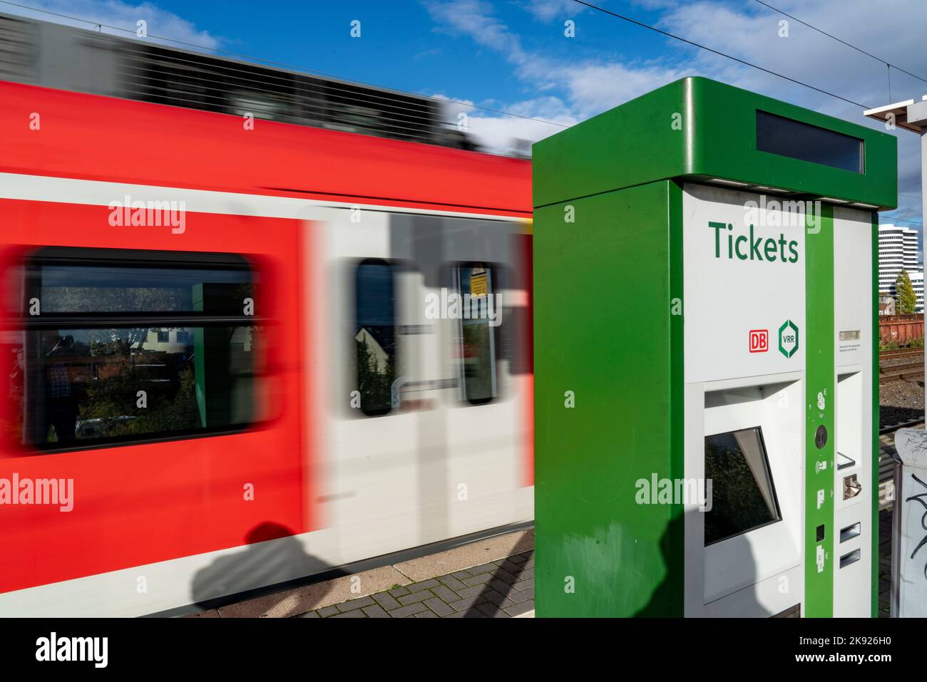 Ticket vending machine, VRR tickets, S-Bahn station, Düsseldorf-Hamm ...