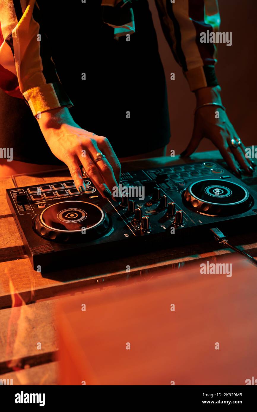 Cool Dj Turntable Wallpaper