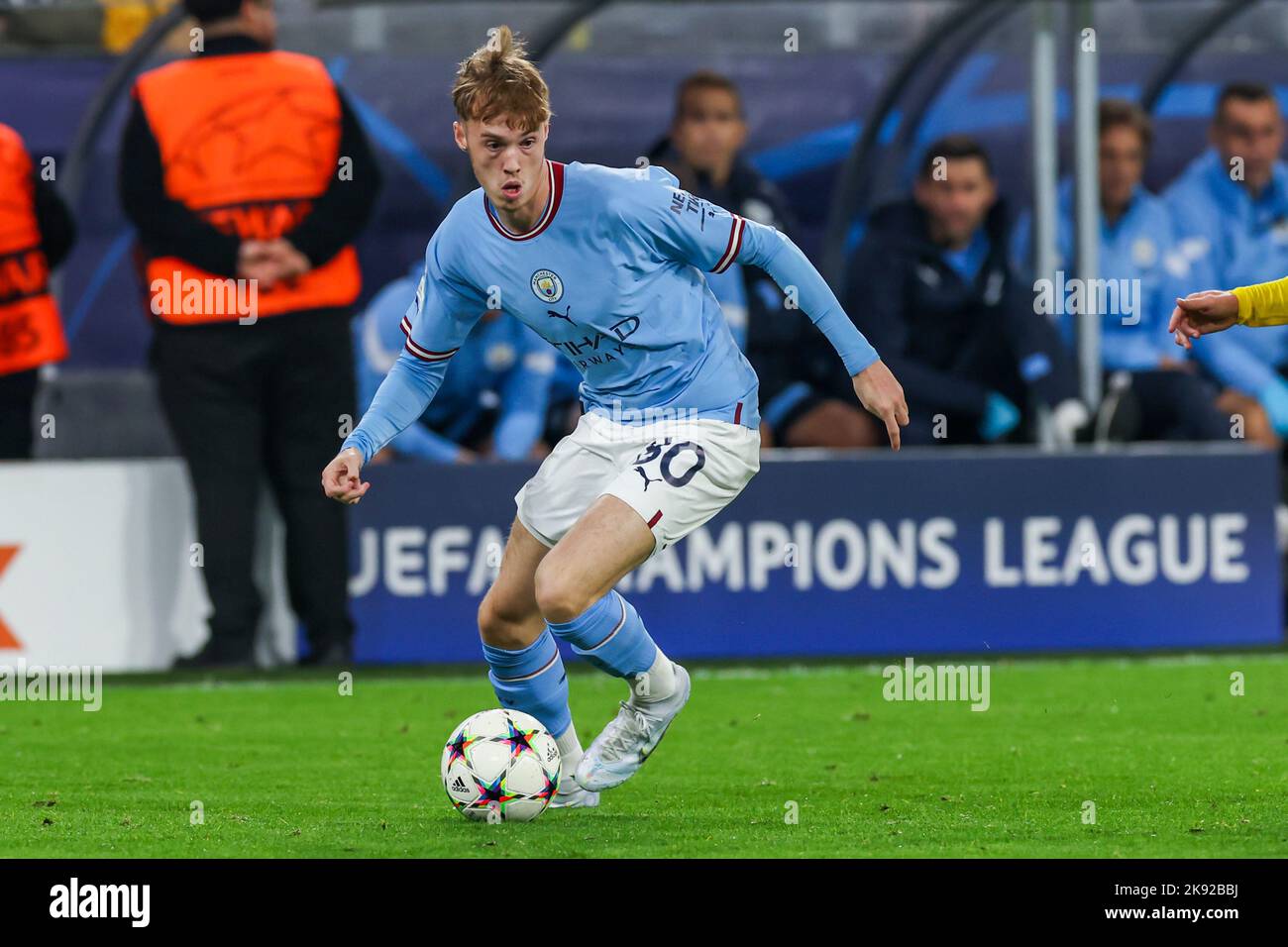 DORTMUND, GERMANY - OCTOBER 25: Cole Palmer of Manchester City during ...