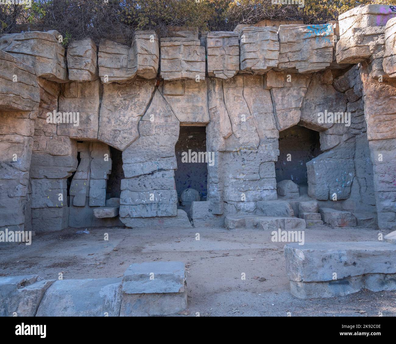 Old abandoned Los Angeles Zoo enclosures in Griffith Park Stock Photo ...