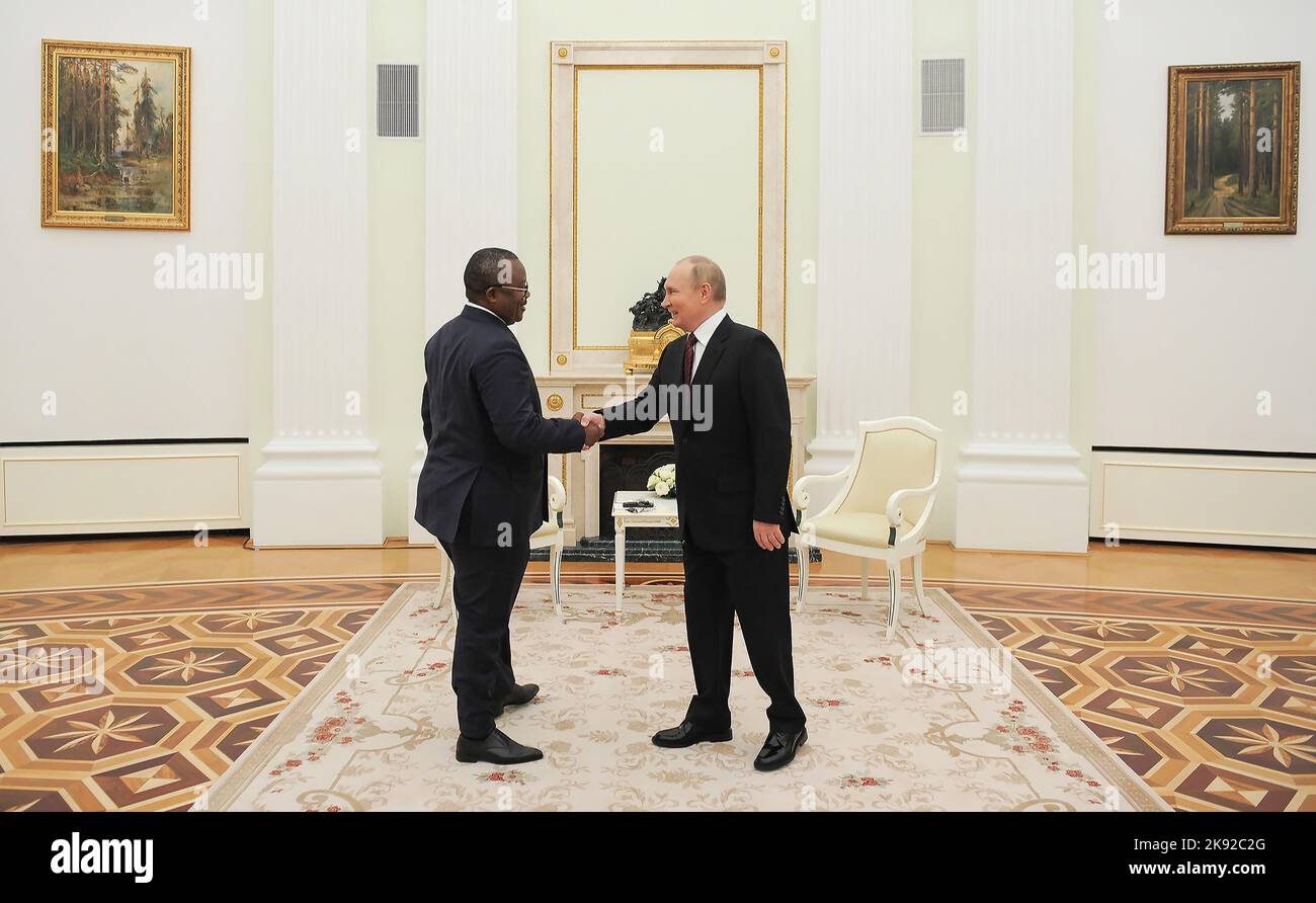 Moscow, Russia. 25th Oct, 2022. Russian President Vladimir Putin (R ...