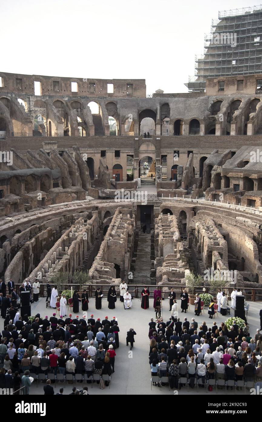 Rome, Italy. 25th Oct, 2022. Pope Francis and representatives of ...