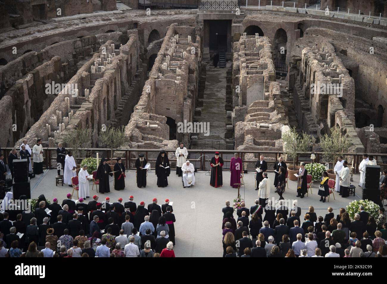 Prayer at colosseum hi-res stock photography and images - Alamy