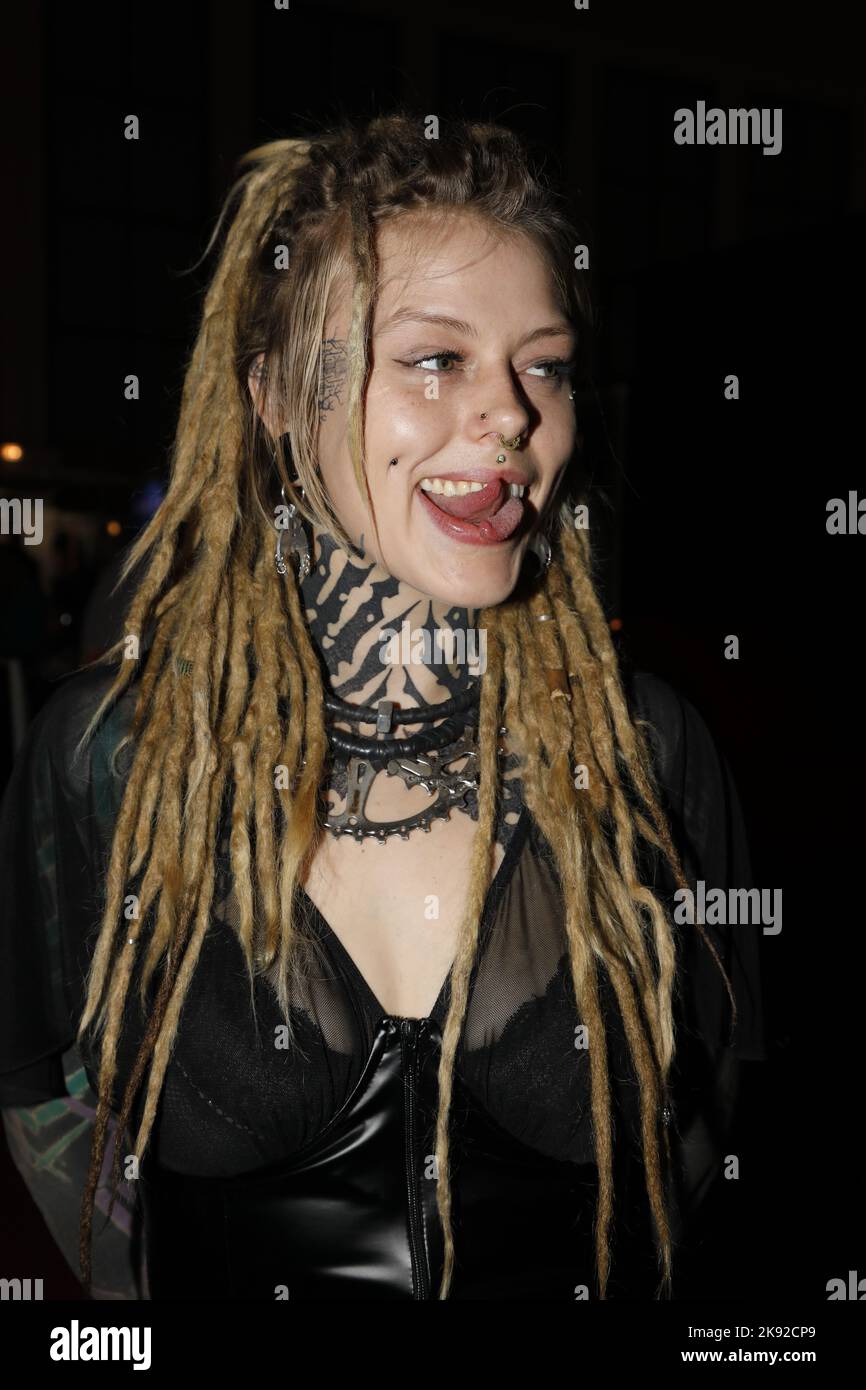 Tatjana Wolf auf der 25. Venus Berlin 2022 in den Messehallen unter dem ...