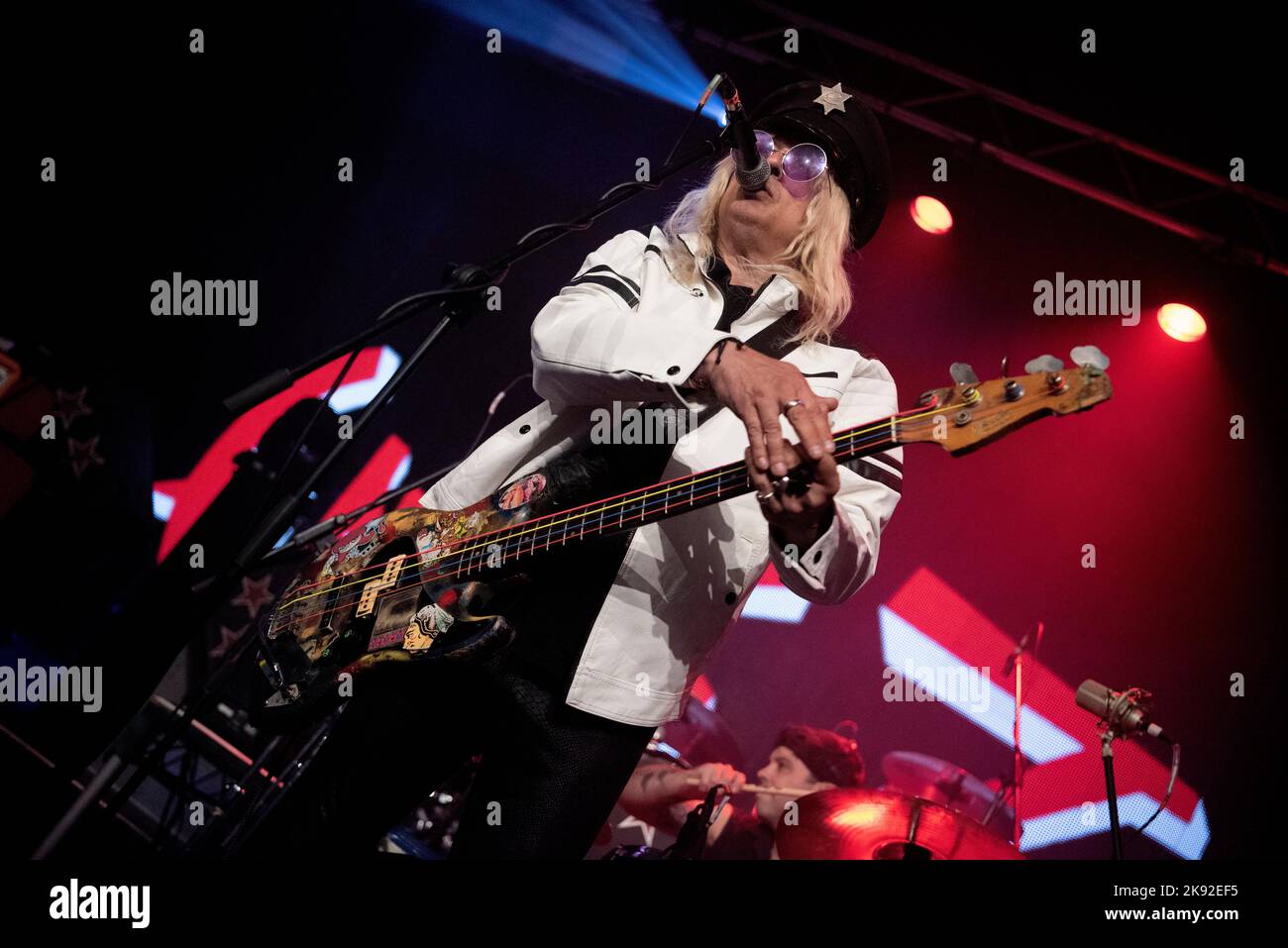 Enuff Z'Nuff (Chip Z'Nuff) live in concert at Wolverhampton KK's Steel ...