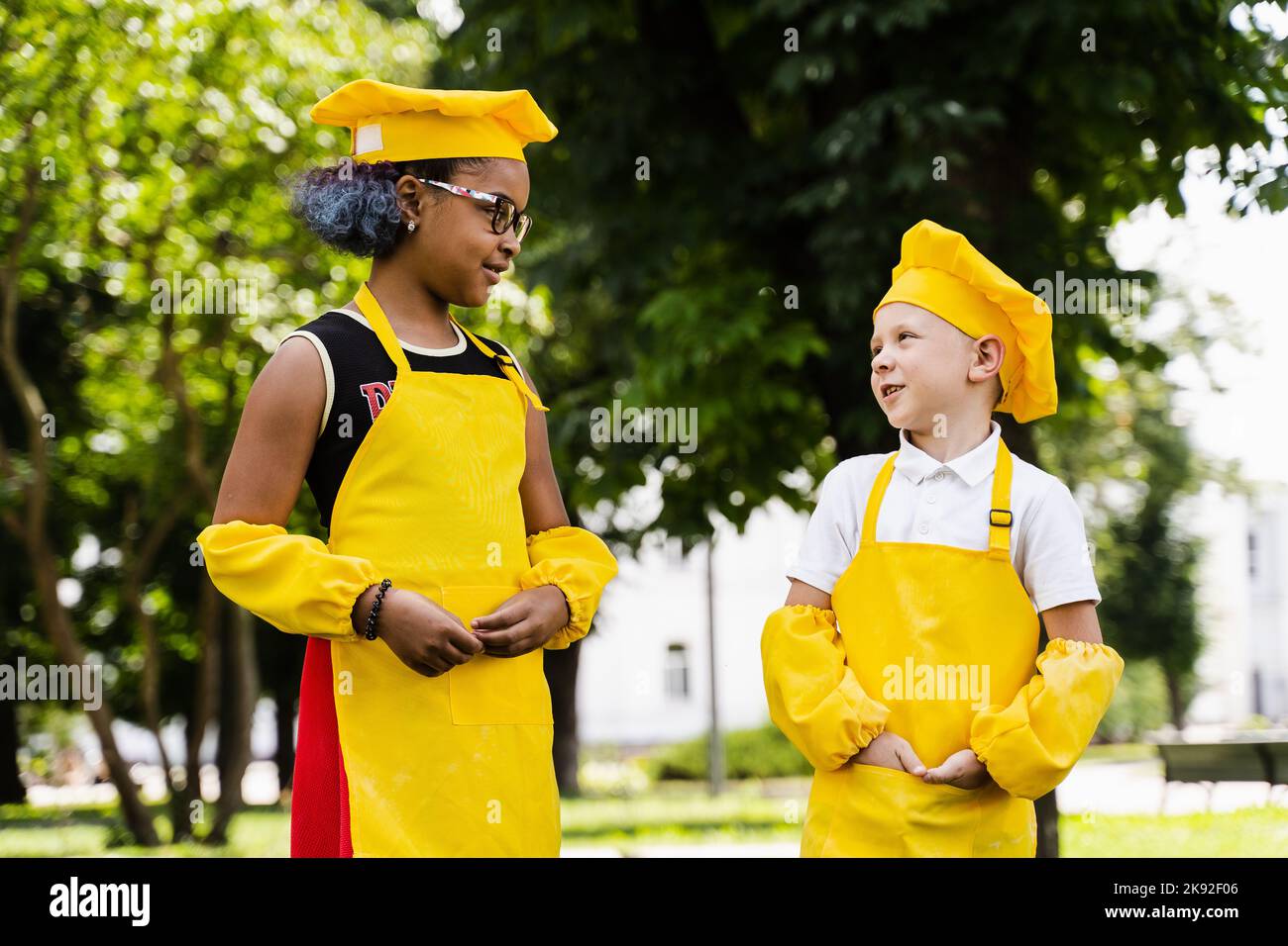 Communication between multiracial friends of black african and ...