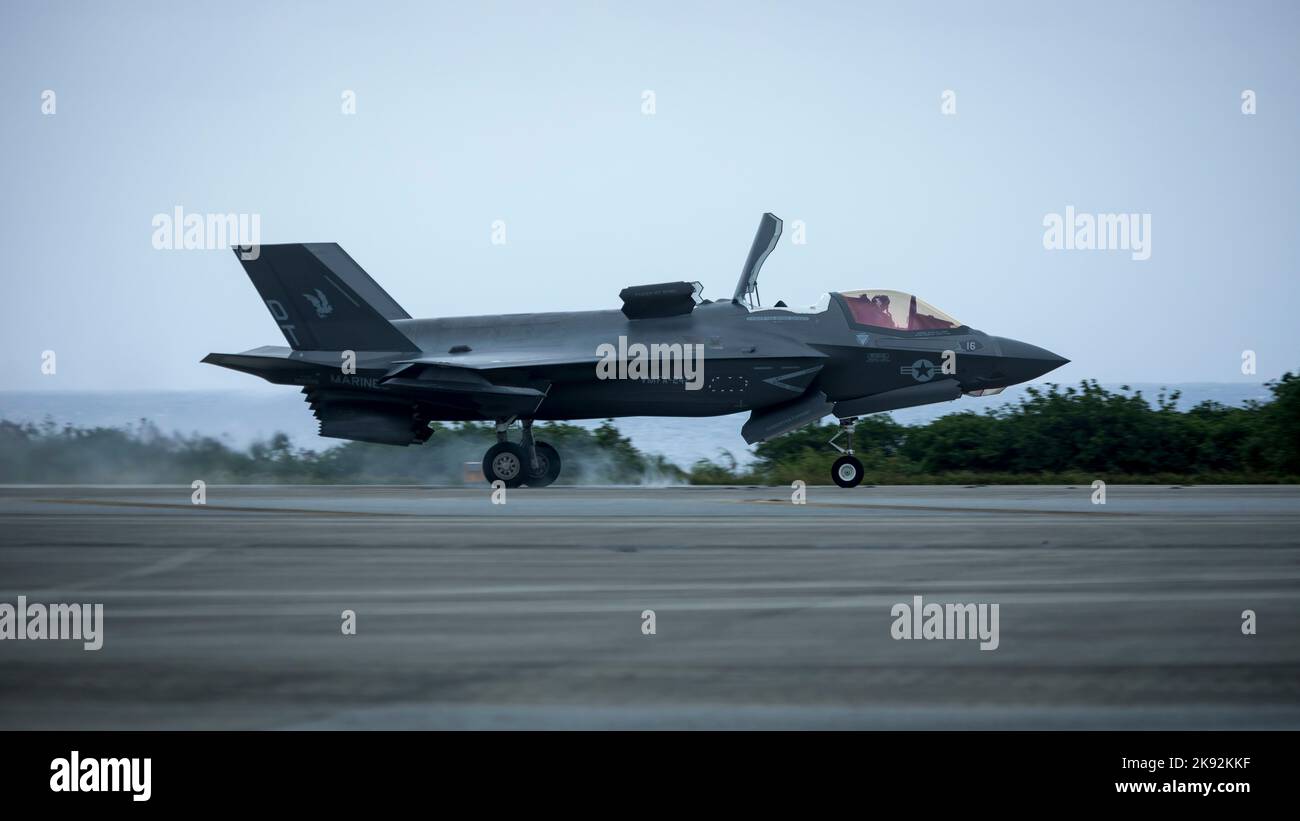 A U.S. Marine Corps F-35B Lightning II aircraft with Marine Fighter ...