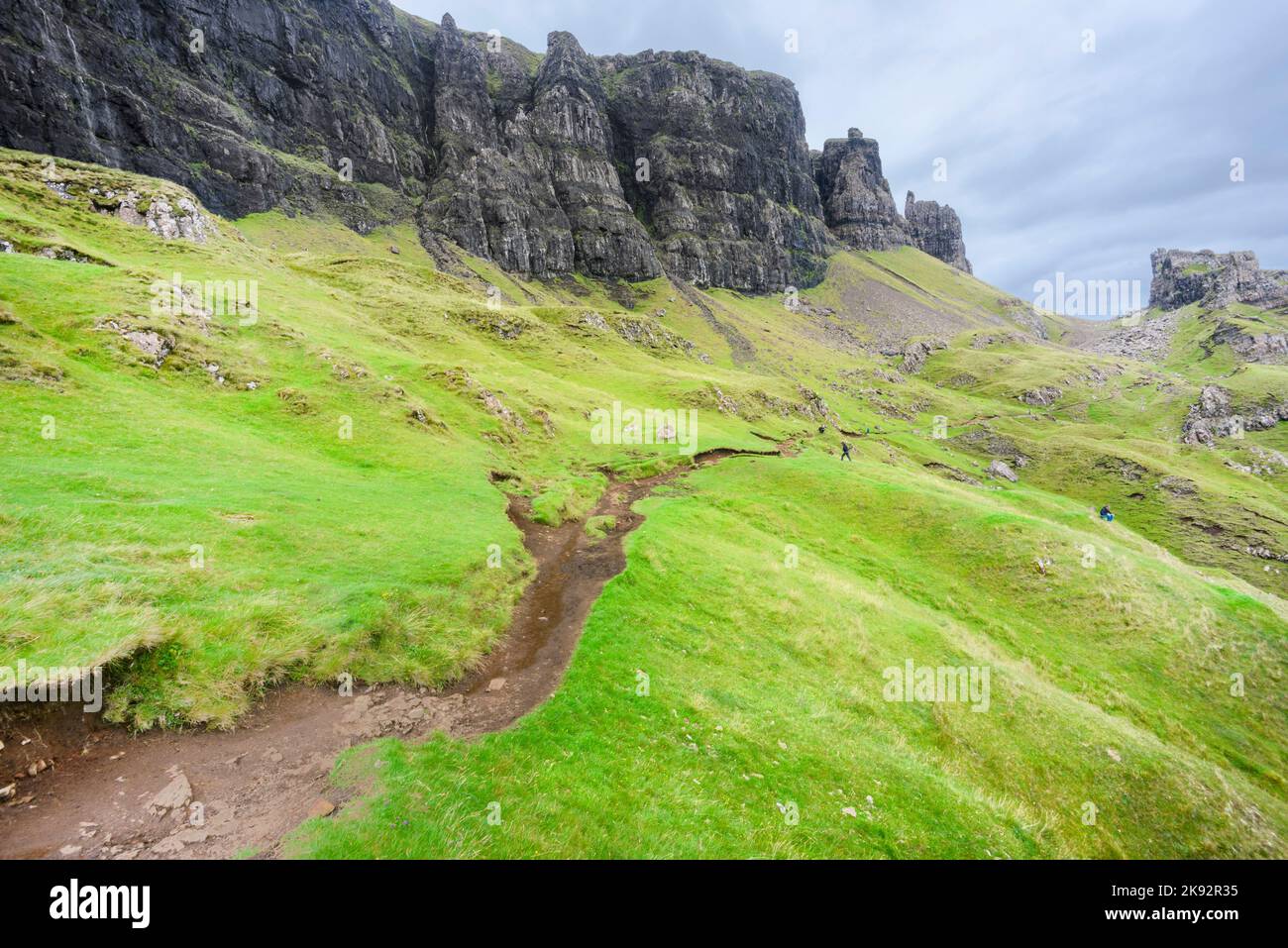 Jagged cliff faces hi-res stock photography and images - Alamy