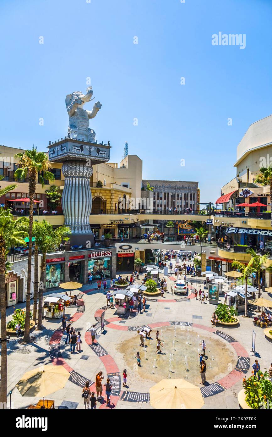 Los Angeles, USA - July 5, 2008: The Hollywood and Highland Center is a ...