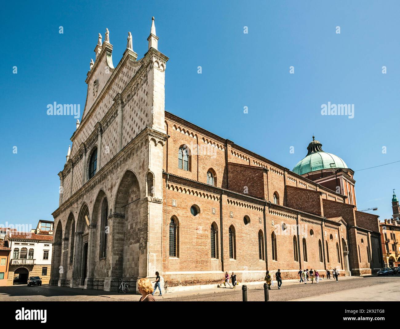 VICENCA, ITALY - AUG 4, 2009: People walk along the place in front of ...