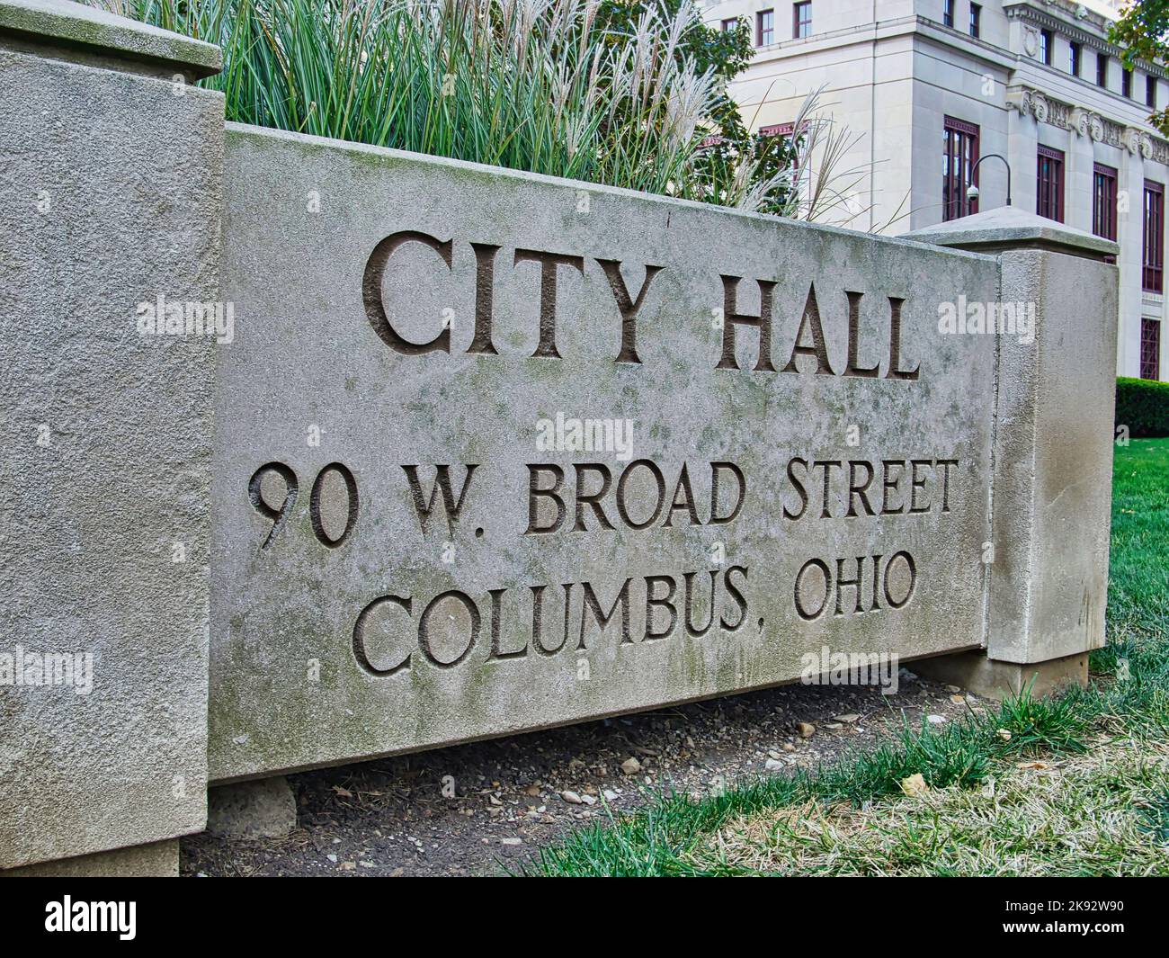 Columbus Ohio City Hall sign on Broad St Stock Photo - Alamy