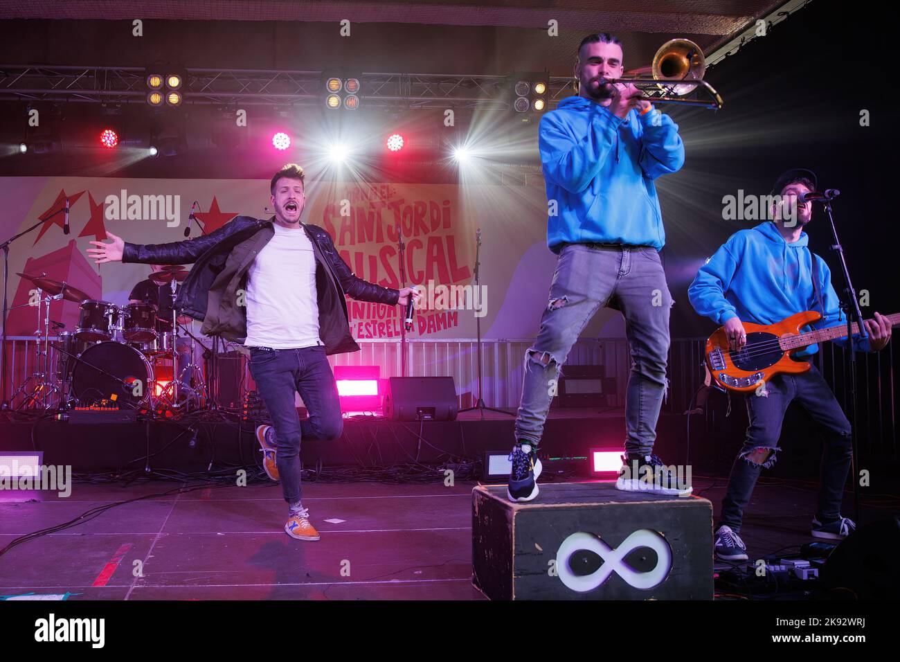 BARCELONA - APR: Porto Bello (band) perform on stage at Antiga Fabrica ...
