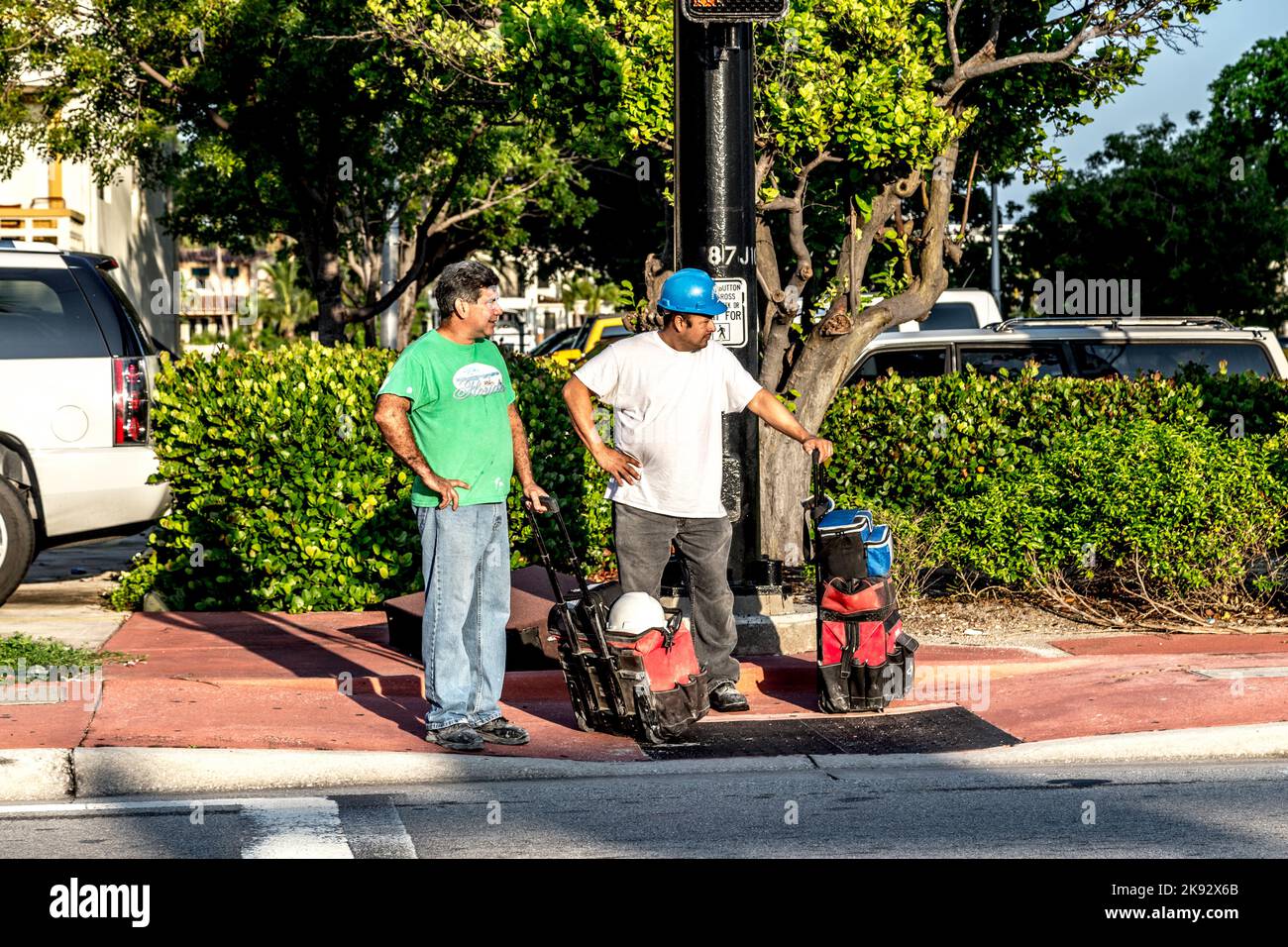 Salary ranges hi-res stock photography and images - Alamy