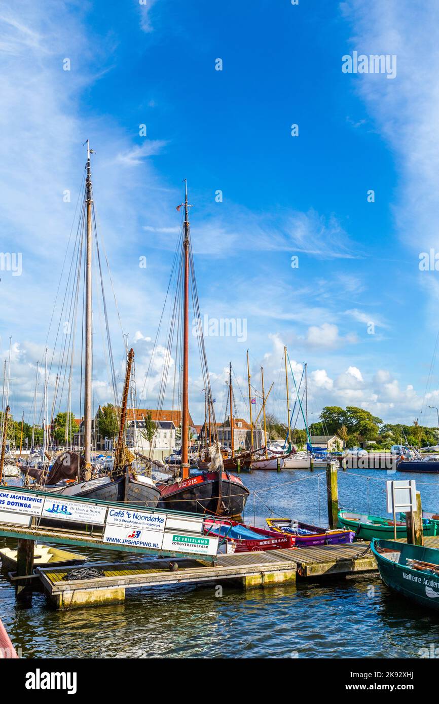 Traditional wooden lifting bridge hi-res stock photography and images ...