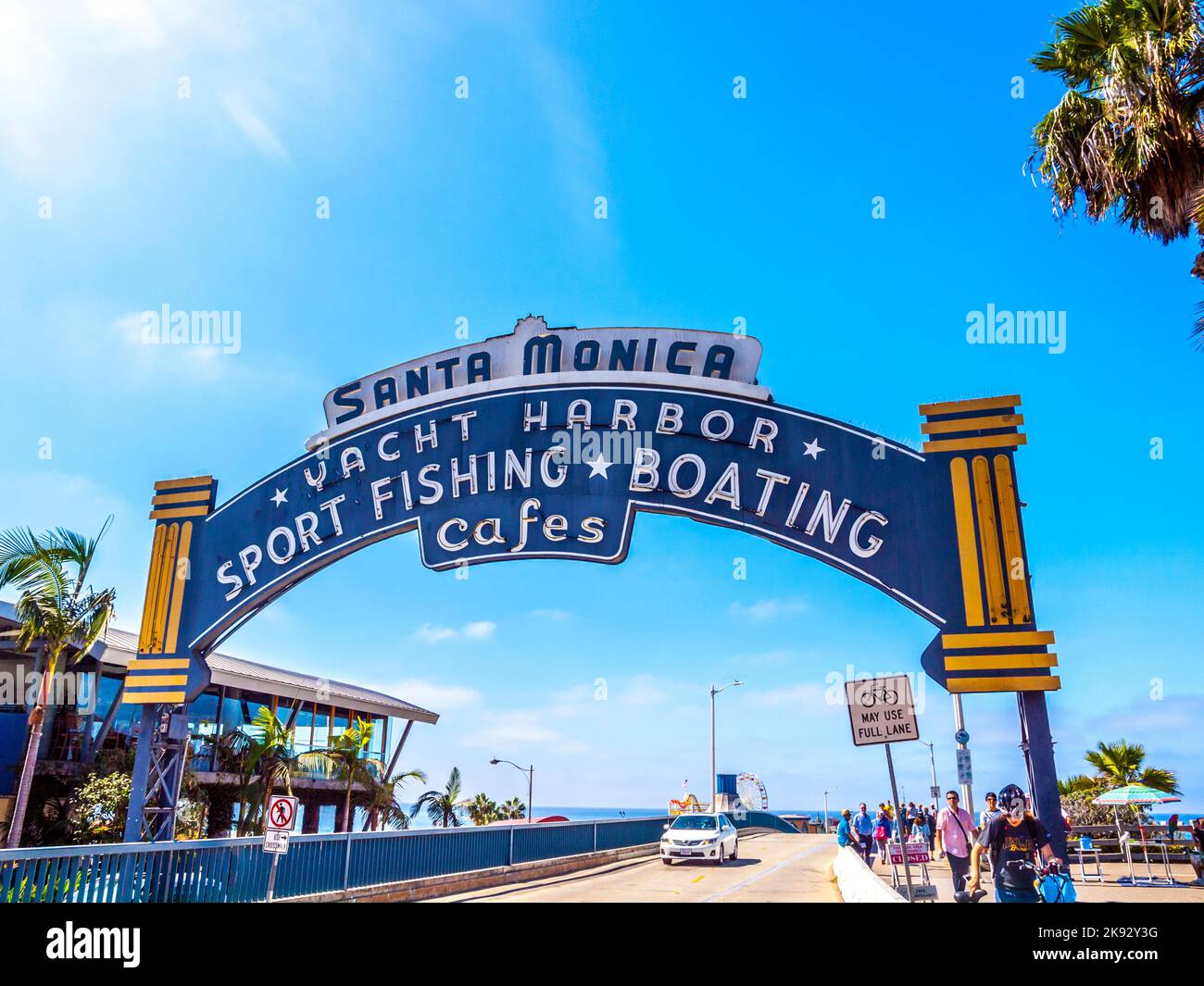 SANTA MONICA, USA - SEP 23, 2014: The welcoming arch of Santa Monica ...