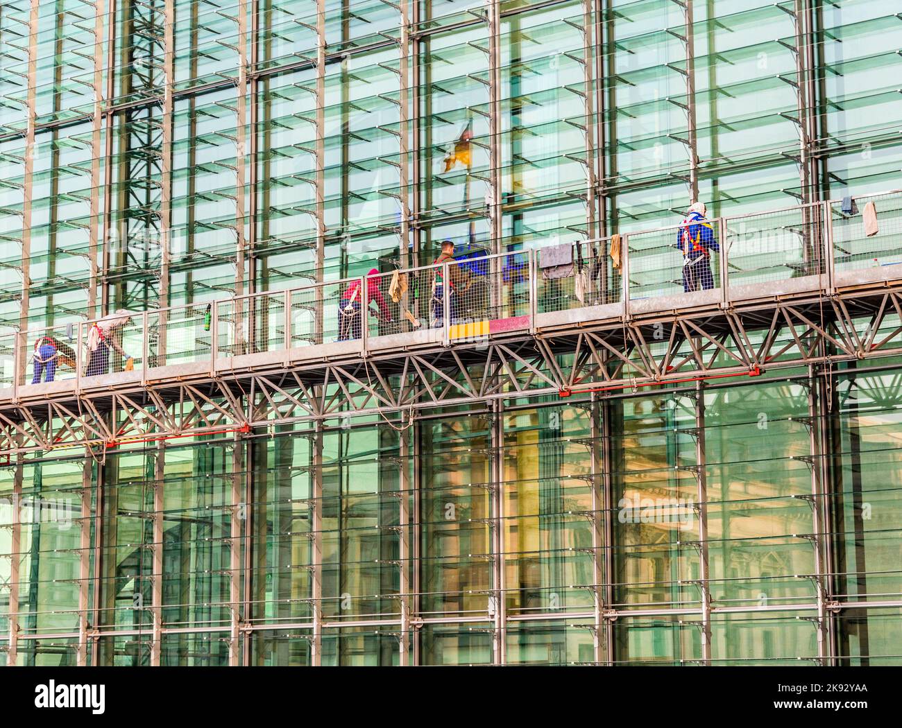 Outdoor elevator hi-res stock photography and images - Alamy