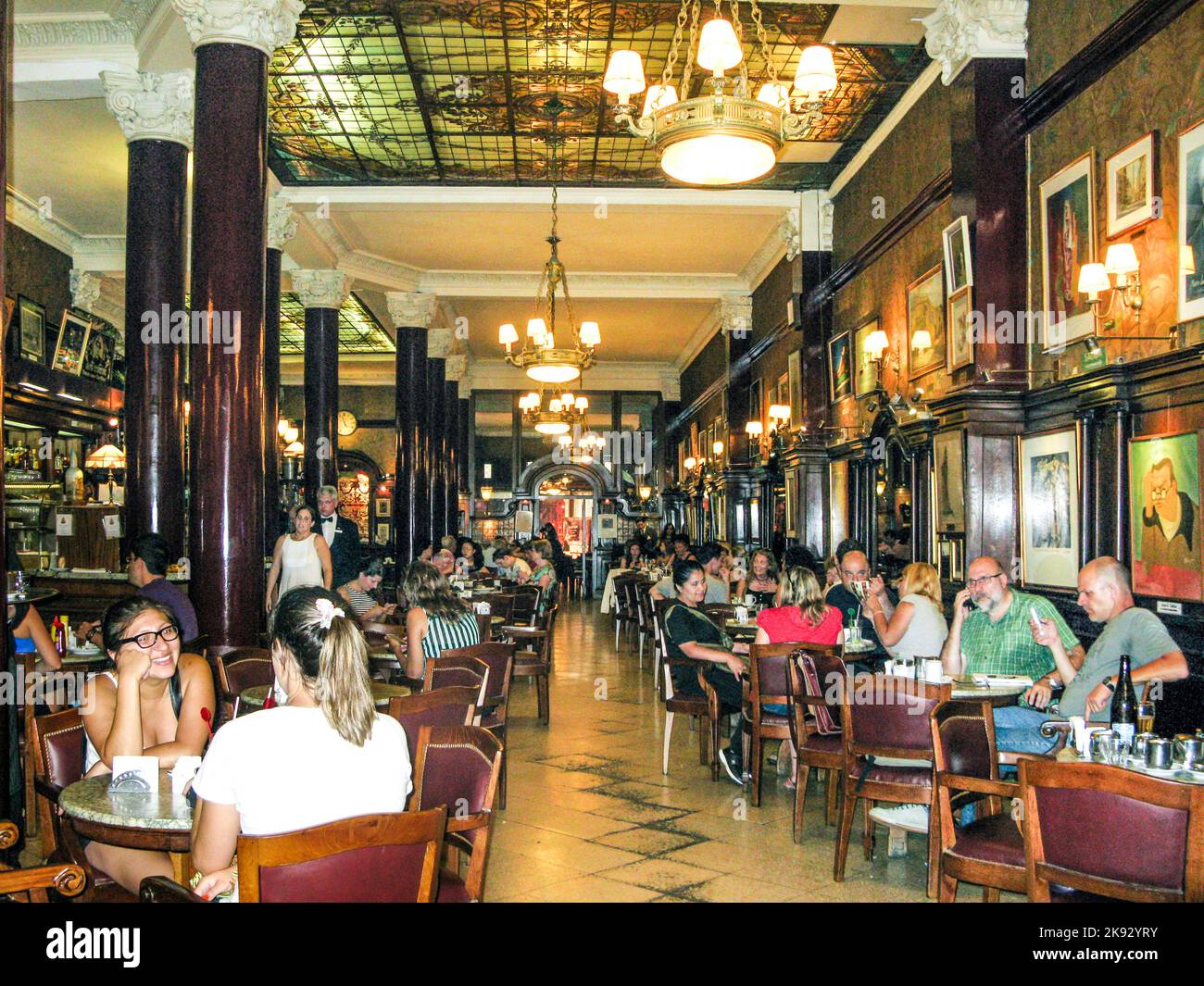 BUENOS AIRES, ARGENTINA - JAN 27, 2015: people visit the ancient Cafe ...