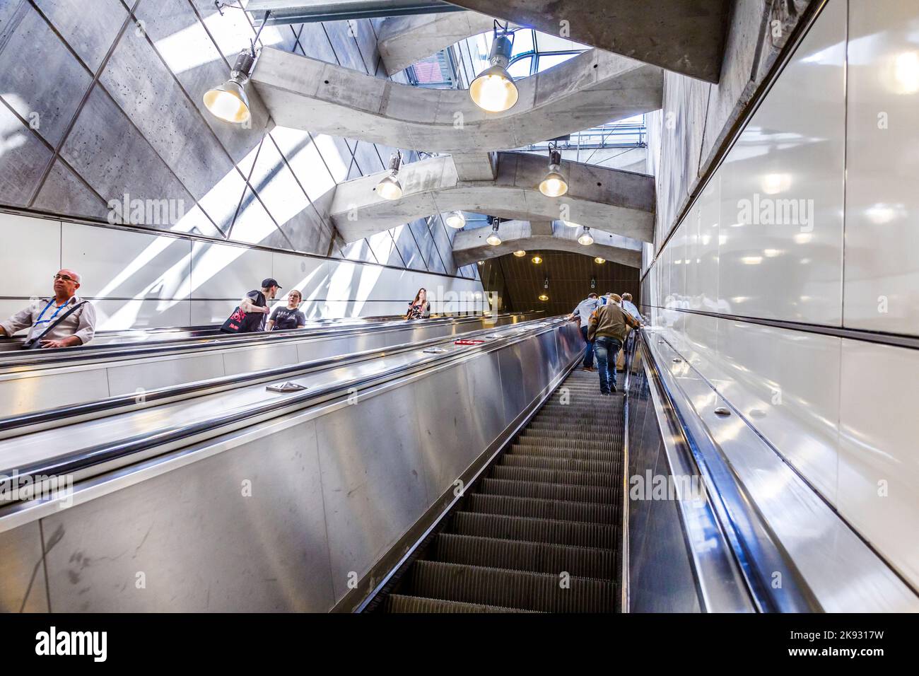 Main railway stations hi-res stock photography and images - Alamy