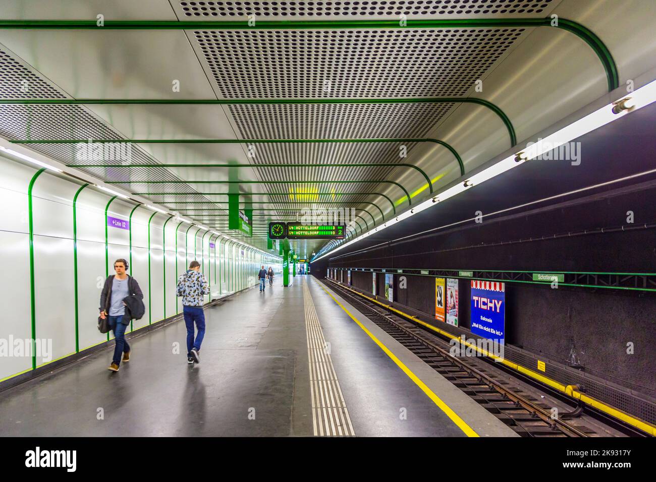 Main railway stations hi-res stock photography and images - Alamy