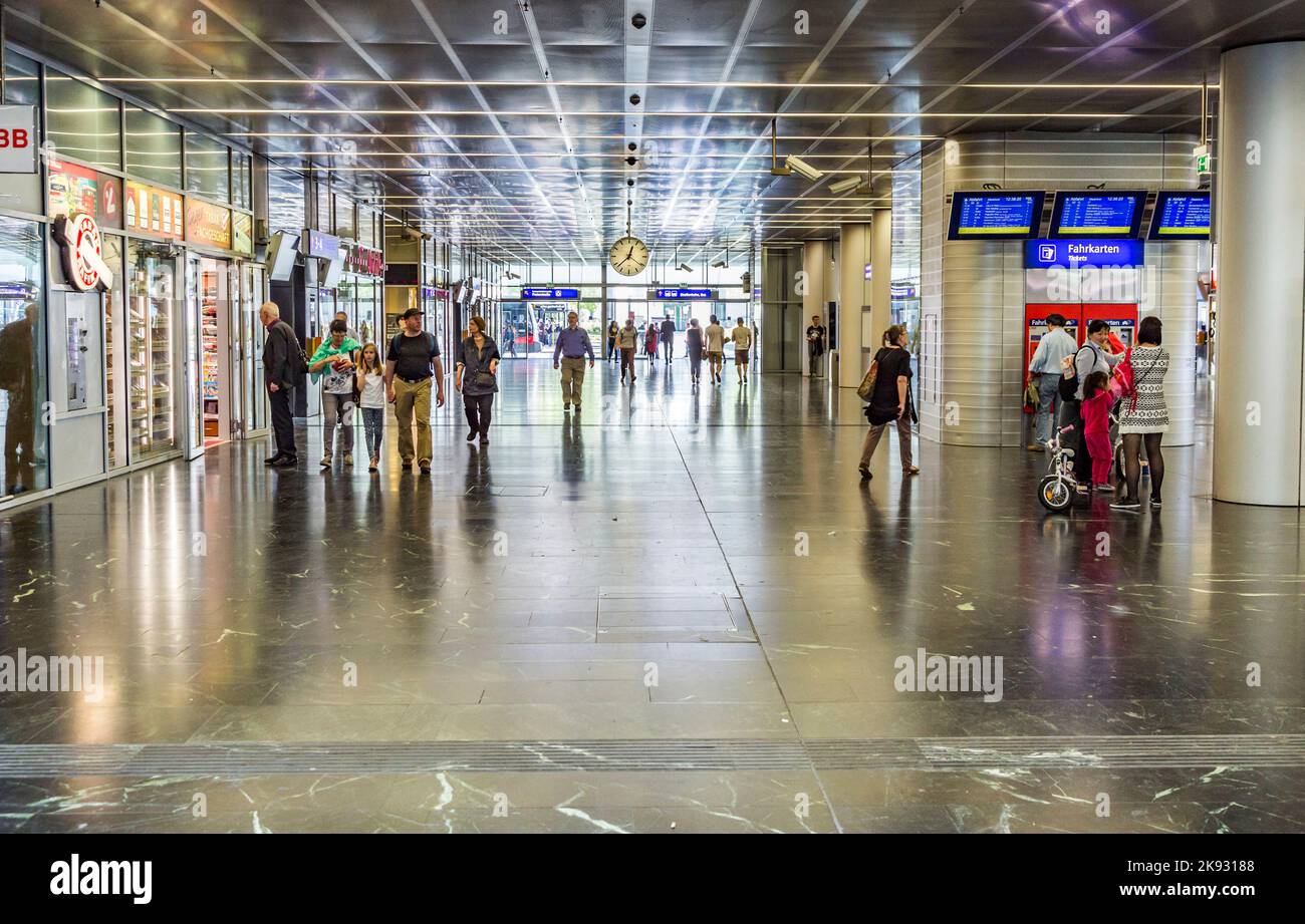 Main railway stations hi-res stock photography and images - Alamy