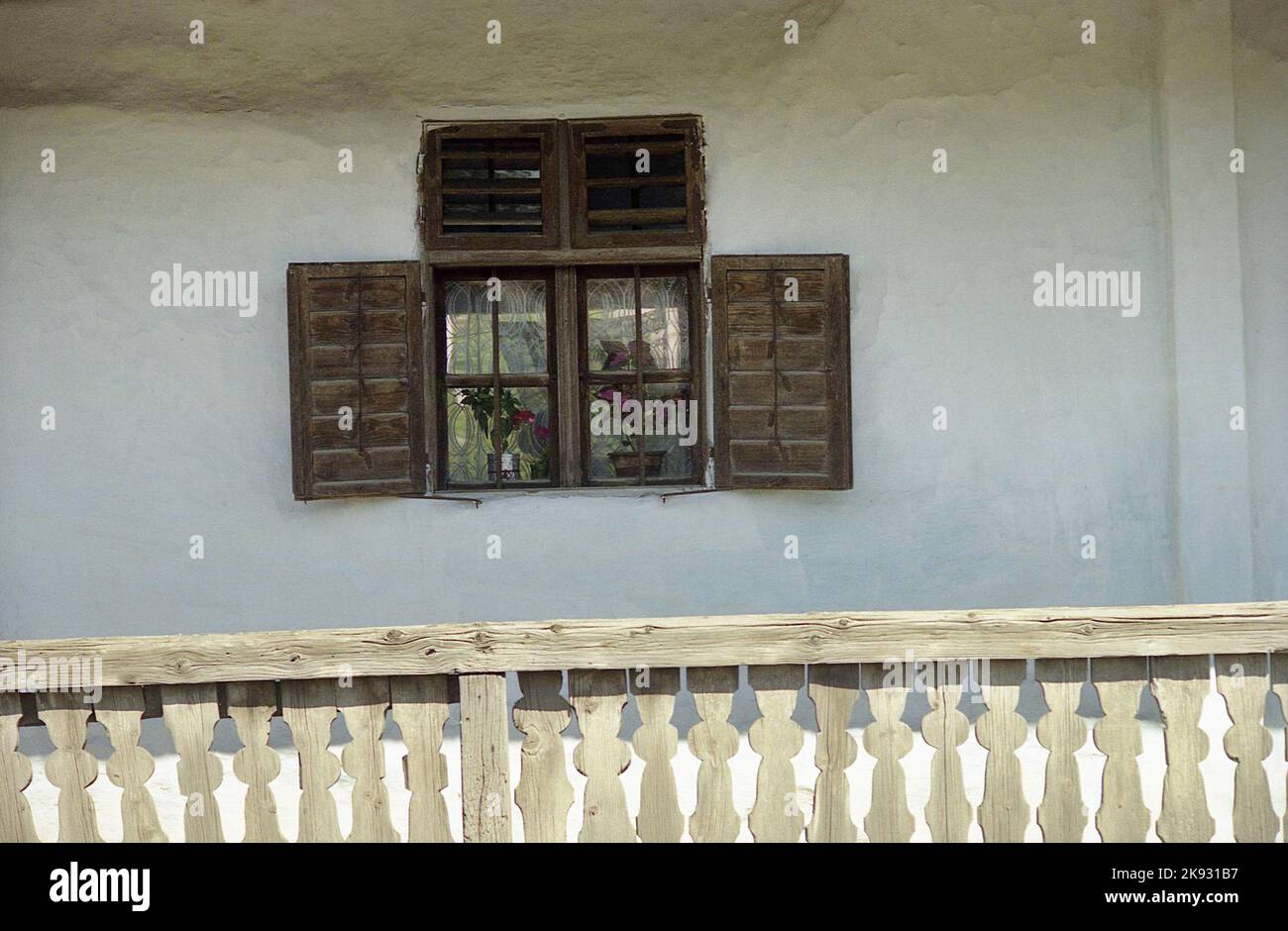 Simple shutters hi-res stock photography and images - Alamy