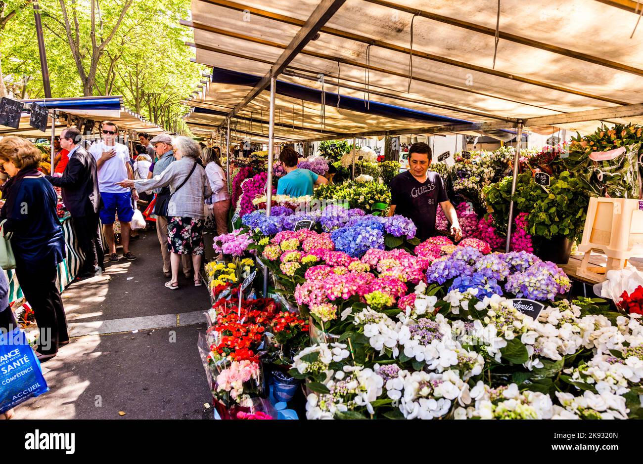 Farmers market local stall paris hi-res stock photography and images ...