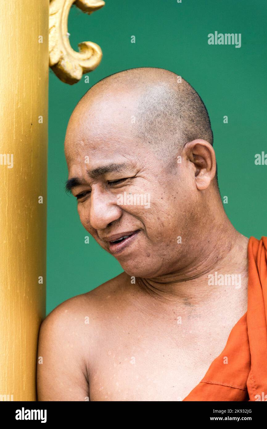 Monk thinking hi-res stock photography and images - Alamy