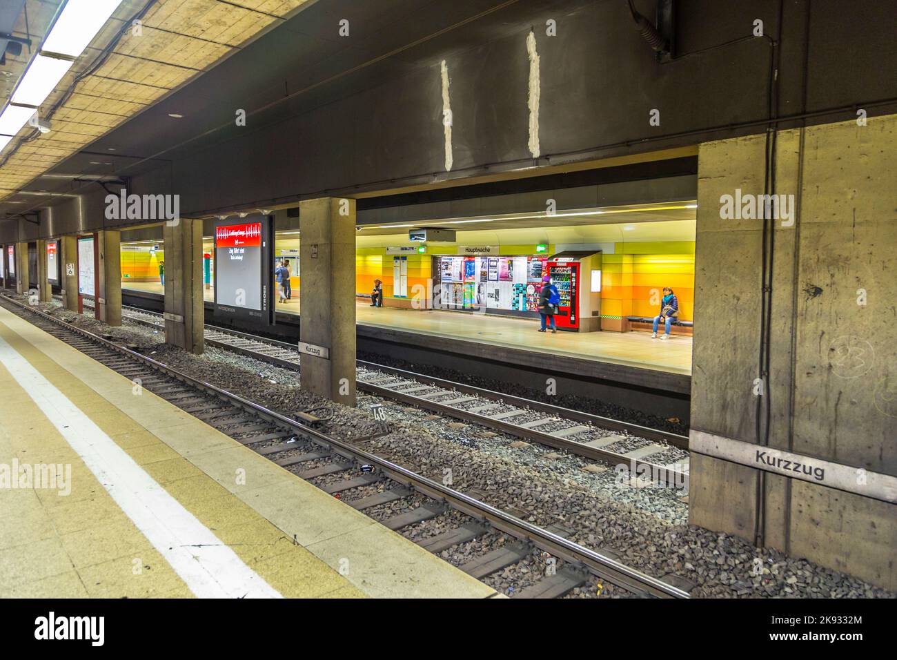 Waiting bench in subway metro hi-res stock photography and images - Alamy