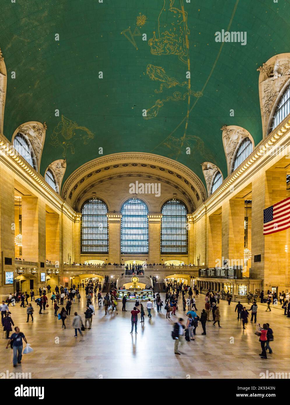 NEW YORK, USA - OCT 22, 2015: people at Grand Central Terminal, New ...