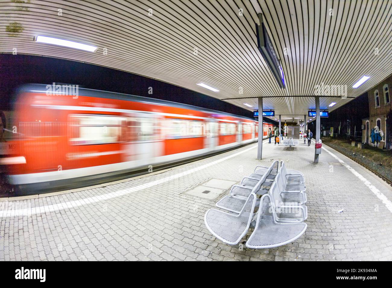 Incomeing train hi-res stock photography and images - Alamy