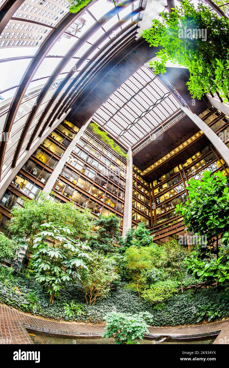 Ford foundation building new york hi-res stock photography and images ...