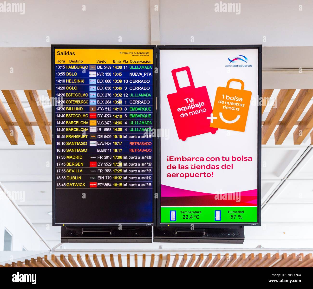 Flight information display screen hi-res stock photography and images ...