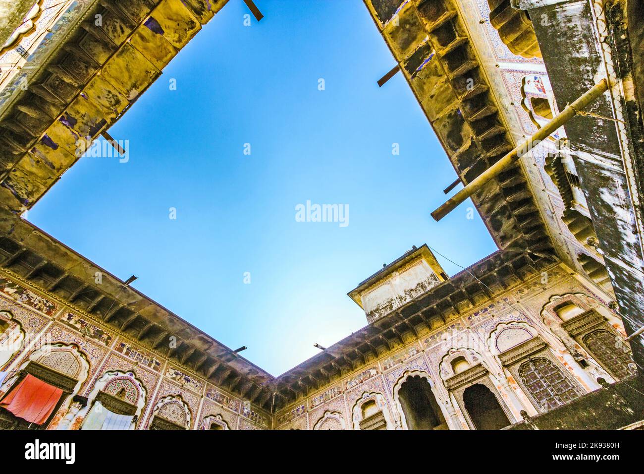 MANDAWA, INDIA, OCT 25, 2012: old haveli in Mandawa, India. The town ...