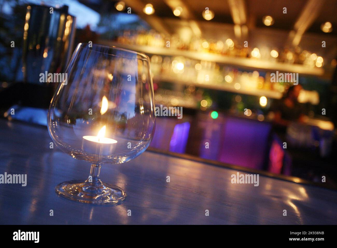 Candle pub dinner hi-res stock photography and images - Alamy