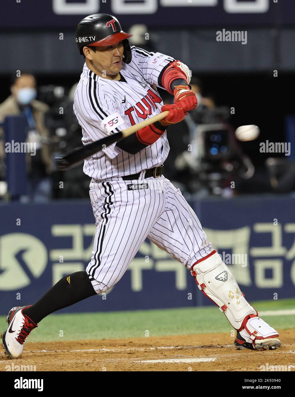 26th Oct, 2022. KBO postseason: LG Twins vs. Kiwoom Heroes Yoo Kang-nam of the LG Twins hits a ...