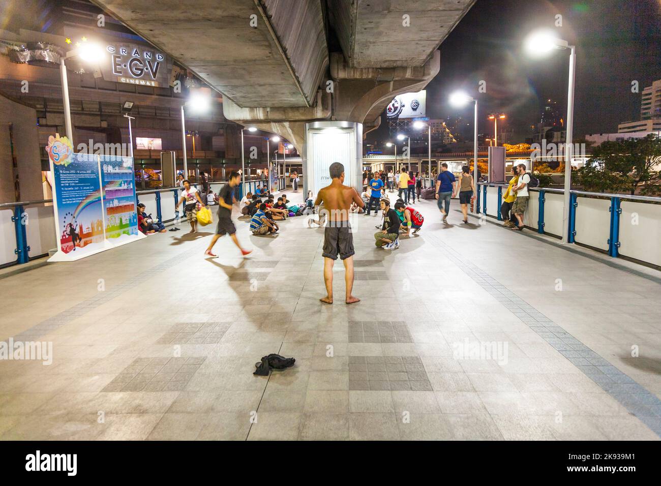 Perform in public place hi-res stock photography and images - Alamy