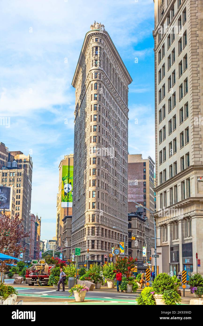 NEW YORK, USA – JULY 12: Facade of the Flatiron building in early ...